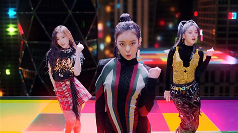 Itzy Dalla Dalla Whos Who K Pop Database