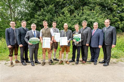 Landwirte Feiern Ihre Besten Vier Landwirte Sind Wahre Meister