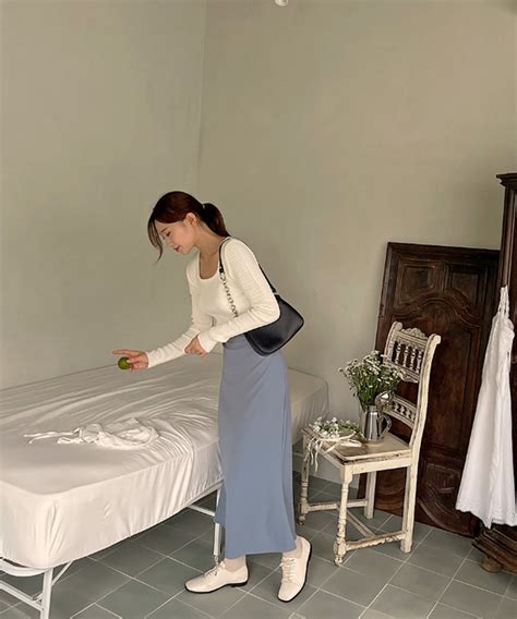 리리앤코 쫀쫀한 원단의 머메이드 스커트 소개드립니당💙 신축성 있는 원단으로 활동성이 좋은 제품이에요