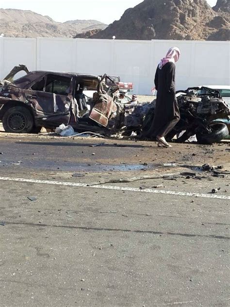 مصرع شخصين وإصابة آخر في حادث تصادم على طريق تبوك المدينة