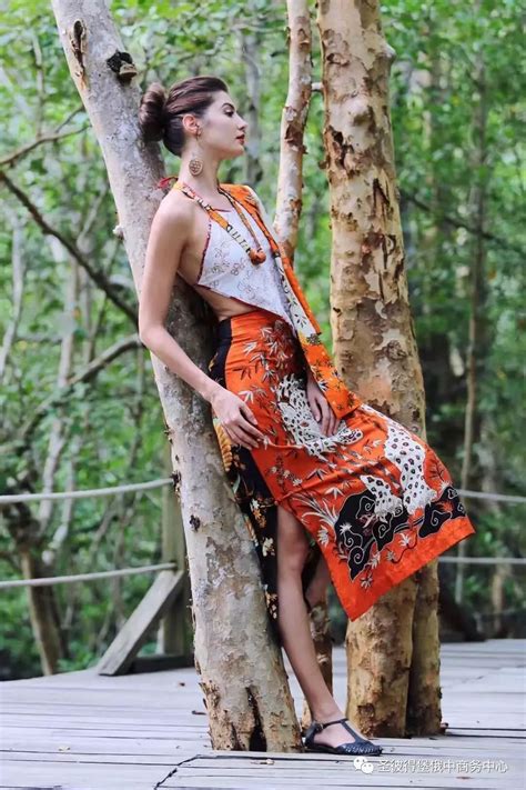 印尼巴迪克文化首次走进俄罗斯 来到圣彼得堡俄中商务园 搜狐大视野 搜狐新闻