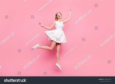 Teenage Girl Legs 59488 รายการ ภาพ ภาพสต็อกและเวกเตอร์ Shutterstock
