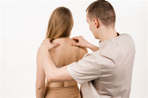 The Complete Guide To Rhomboid Muscle Pain Prothots