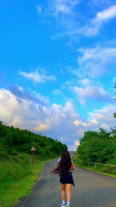 ზღვა ცა ნაპირი ჩემიმგონია წუთები წამებს ვეღარ ეწევა… Youtube