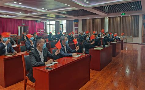 国道109新线高速工人看二十大开幕：要以优异成绩回报党和人民项目建设京西