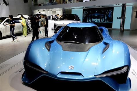 Продажбите на пътнически автомобили от висок клас в Китай отчетоха завиден ръст през февруари