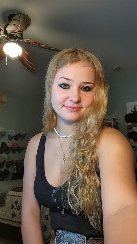 6 Hot Sexy Alyssa Capps Bikini Pics