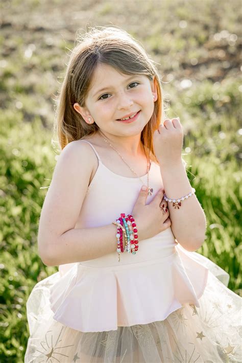 Детски празничен комплект пръстени с красива опаковка Точици