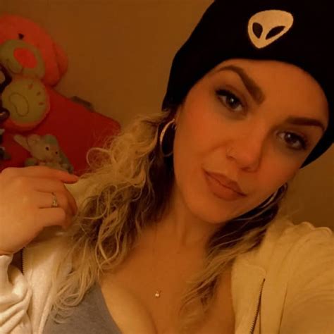 Annie Bee Steen Anniebee515 • Threads Say More