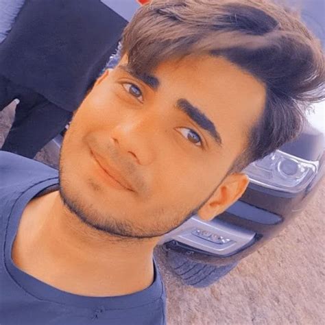 Siddharth Mishra Siddharth Mishra 09 • Threads Say More