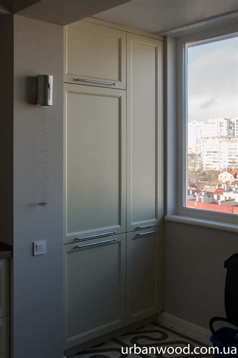 Шкаф под встроенный холодильник Фасады в стиле современной классики Матовая покраска Шкаф на