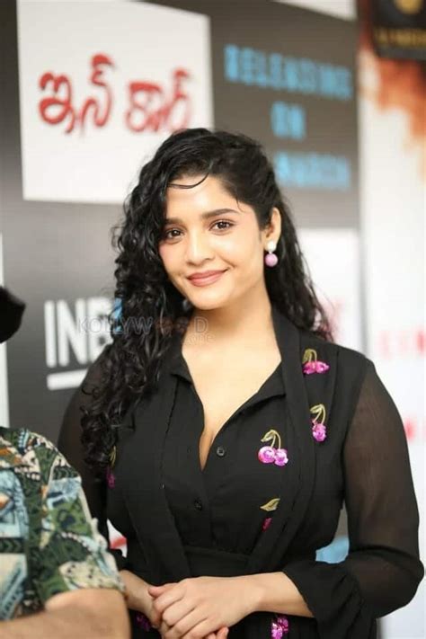 Actress Ritika Singh At In Car Movie Press Meet Pictures 38 227015
