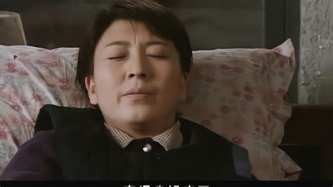 小姨多鹤：张刚跪在母亲床前忏悔，这耳刮子打的网友看了都心疼凤凰网视频凤凰网