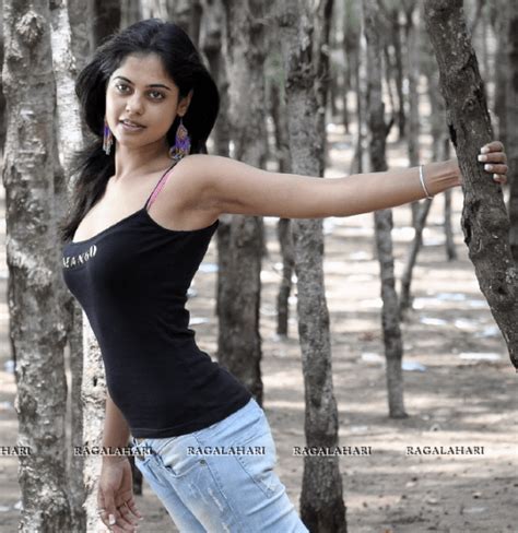 Bindu Madhavi Ractressarmpitfans