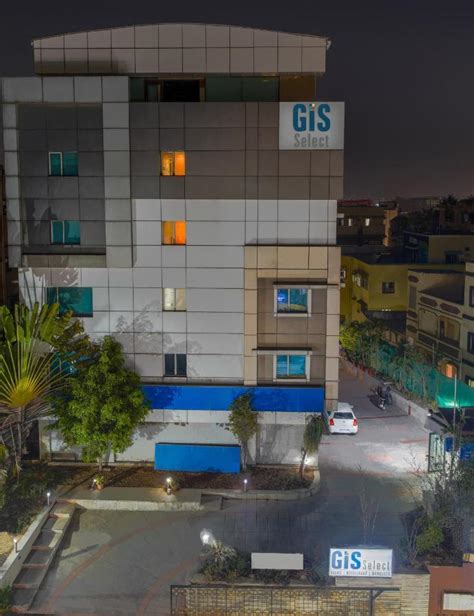 GIS SELECT BANJARA HILL HOTEL 3 HYDERABAD INDIA COMPARE HOTEL