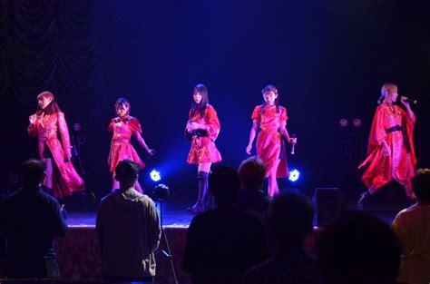 BPMのもっともっと盛り上がろうの声や煽るダンスに合わせフロア中の人たちも同じ動きをしながら熱情したパーティーを彩る最強のキャストに