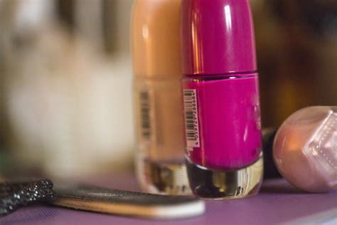 무료 이미지 그림 물감 결핍 매니큐어 담홍색 행복 집 소녀 액체 립스틱 자 마젠타 제비꽃 카민 문방구 화장품 Tints And Shades