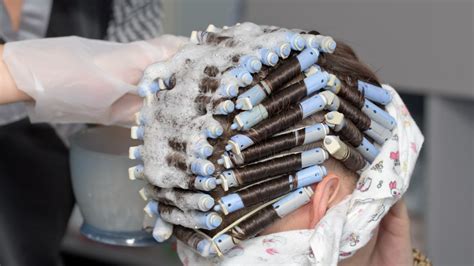 How Long Should I Keep On The Waving Solution And The Neutralizer When Doing A Perm