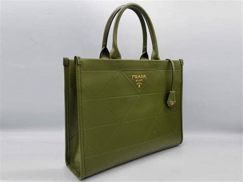 Сумка Prada шкіряна кольору хакі Id 1862537281 ціна 2999 ₴ купити на Prom Ua