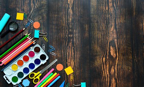 학교로 돌아갑니다 나무 배경에 사무실과 학교 문구 학습 개념 플랫 레이 복사 공간을 복사합니다 0명에 대한 스톡 사진 및 기타 이미지 Istock