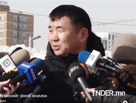 Сэлбэ голын мөсийг зөөж эхэллээ