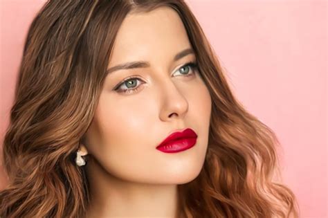 Premium Photo Beauty Face Portrait Beautiful Woman With Long Wavy
