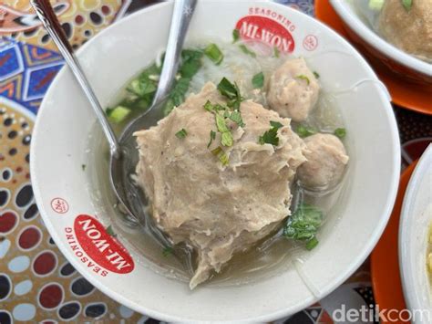 Bakso Mas Boy Bakso Viral Di Bsd Yang Omzet Seharinya Rp 9 Juta