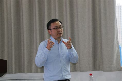 华东师范大学余柏蒗教授作 夜间灯光遥感数据在研究城市问题中的应用”报告 西北大学科技处