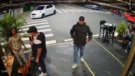 Homem Mata Sua Própria Mãe E Padrasto Por Vingança Em Bar Em São Paulo
