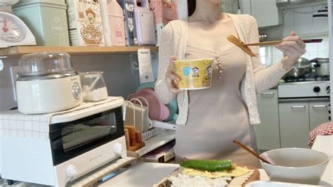 Engvlog 새우튀김김밥 단호박맛탕 비오는날에는 크리스피도넛 쉬는날 빔프로젝터보기 홈포차 돼지껍데기 기름떡볶이 Youtube