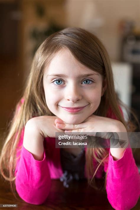 Portrait Of A Cute Girl 圖庫照片 Getty Images