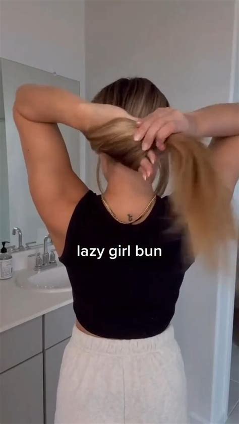 Super Cute Lazy Girl Bun Medium Hair Styles Lazy Hairstyles Hair Techniques