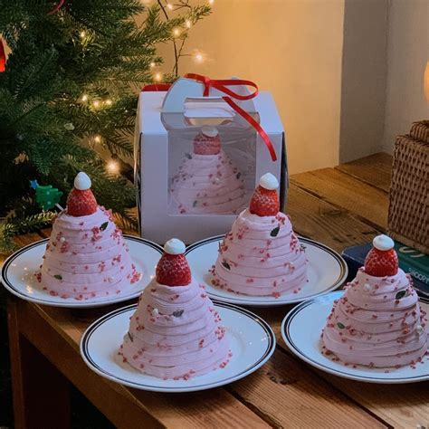 라프레플루트 서촌점도 홀케이크 예약을 시작합니다 기다려 주셔서 너무너무 감사합니다 프로필 링크로 들어가시면 됩니다 사진 속 스트로베리 힐strawberry