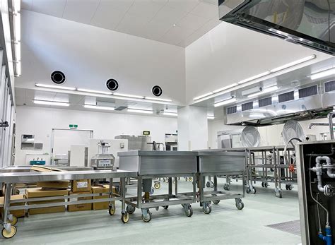 杵築市学校給食センター建設機械設備工事 鬼塚産業株式会社 大分の管工事空調設備工事などの設備工事会社