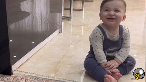 کلیپ بامزه خجالت کشیدن پسر بچه کوچولو فیلو