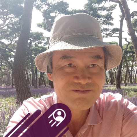 욱한 프로페셔널 모드에서 새로운 크리에이티브 여정을 시작하게 되어 기쁩니다 프로필에서 저에 관해 소개를 확인하고 계속 소통할 수 있도록 팔로우해주세요