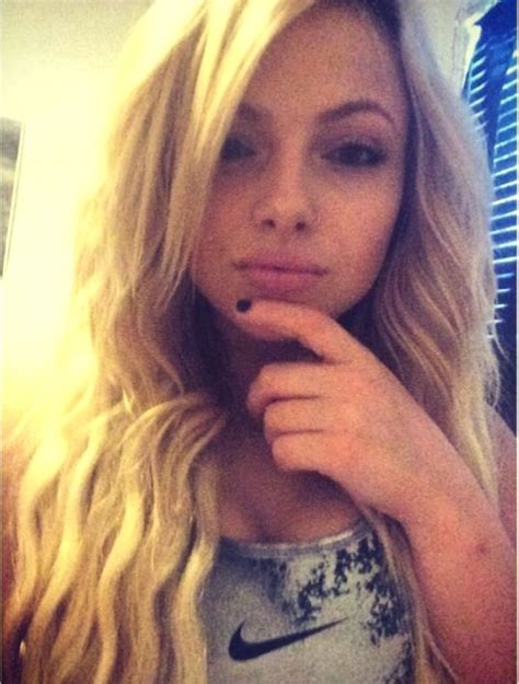 Liv Morgan Scrolller