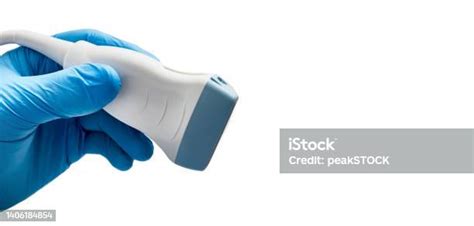 의사의 손 클로즈업에있는 초음파 기계의 의료용 초음파 프로브 흰색에 격리 초음파 절차 초음파에 대한 스톡 사진 및 기타 이미지