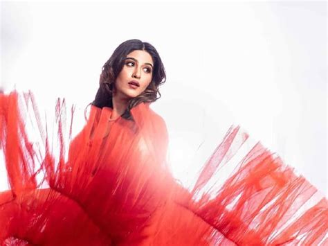 Bigg Boss 16 Fame Actress Nimrit Kaur Ahluwalia Looking Gorgeous In
