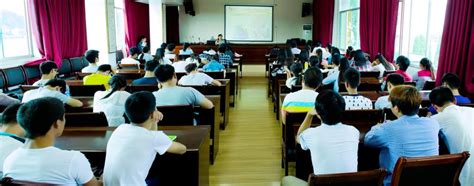 安顺学院赵伶俐老师在道德讲堂作孝心无价宣讲 安顺学院新闻网