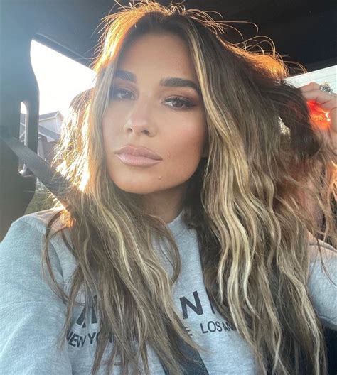 Pin By Gina Therese On Hair And More In 2025 Jessie James Decker Hair