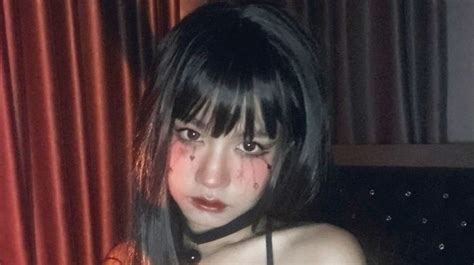 5 Potret Cantik Phyadeth Rotha Gadis Kamboja Yang Pesonanya Curi