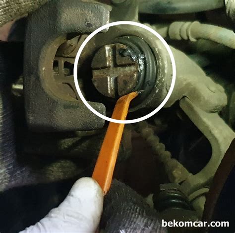 캘리퍼 고착방지 브레이크 패드교환시 주의점