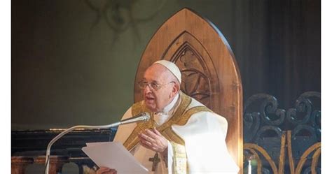 Ватиканът Папа Франциск се подобрява