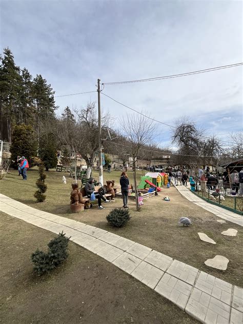 Зоокът Алис в Лесковец разходка с деца около София Just Walked