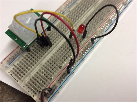 Simple Arduino Pir Motion Detector Module Demo 5 Steps Instructables