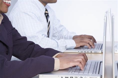 How To Switch Between Email Accounts In Outlook Techwalla