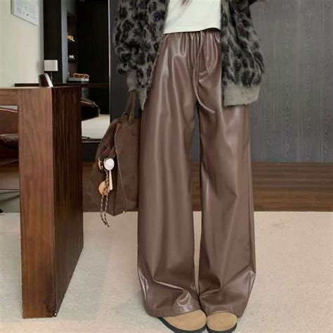 위켄드블루 초코 레더 밴딩 와이드팬츠 유니크 스트릿 힙한 트렌디 루즈핏 오버핏 여리 아방 낙낙 캐주얼