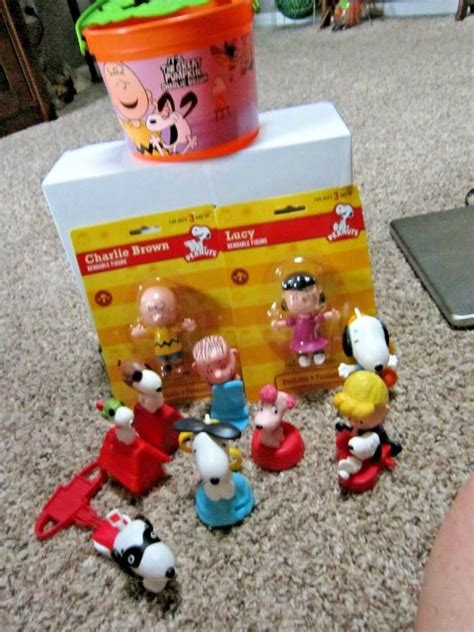 Peanuts Charlie Brown Snoopy Toys 10 Figures Plus 50th Anniversary
