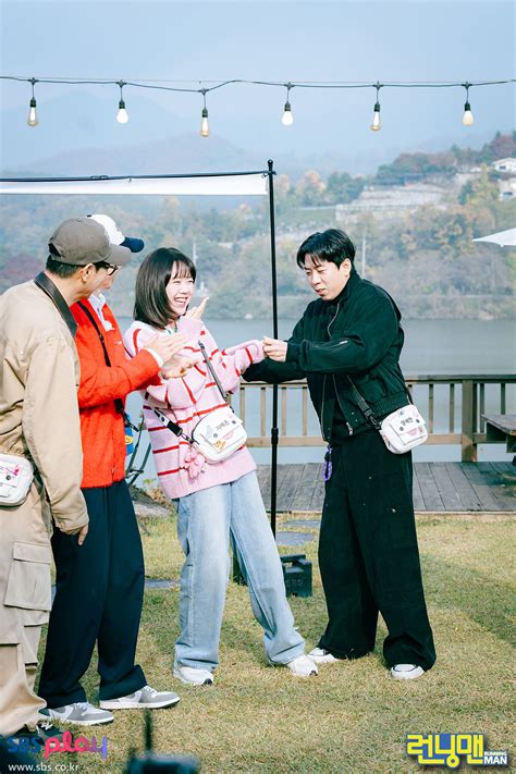 지예은 촬스의 이슈와 유머